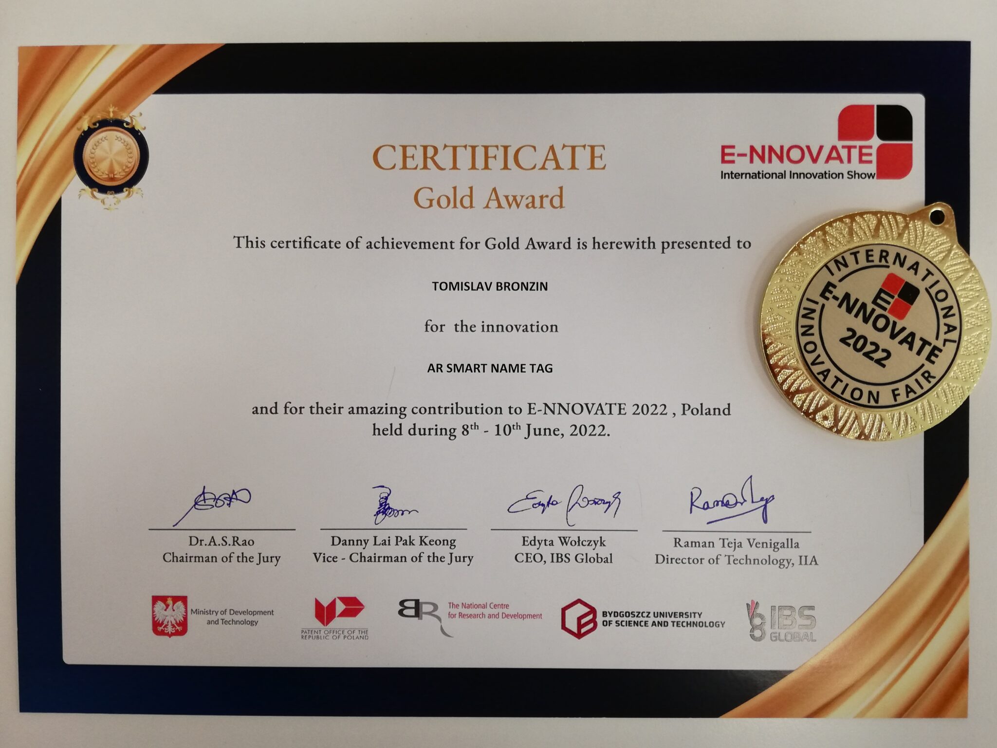 Gold Award for Innovation AR Smart Name Tag, E-NNOVATE Poland, 2022 ...